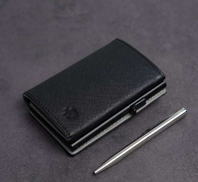 ADD1D-EXPLORER WALLET - SAFFIANO LEATHER EDITION – Avenue